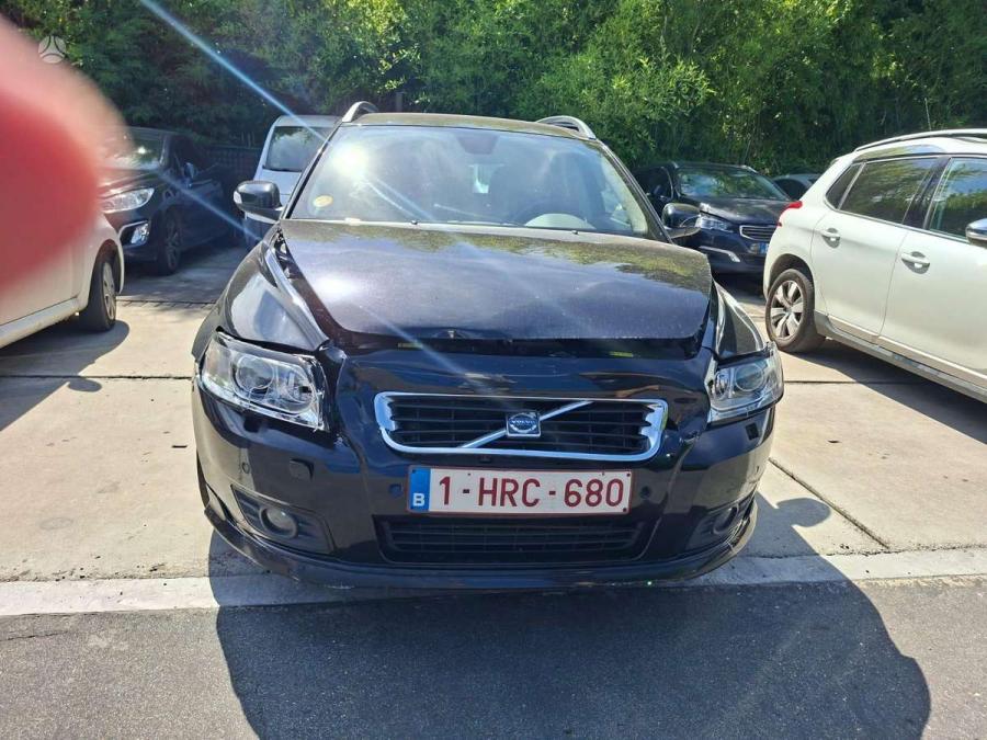 Melns Volvo V50 2008 Kauņa, ar dzinēja tilpumu 2.40 L un nobraukumu 235 tūkst. km par 1550 €, foto 1 vietnē AUTOMOTO.COM.LV