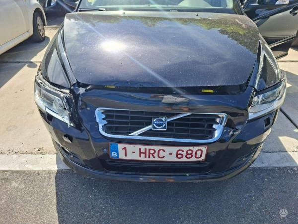 Melns Volvo V50 2008 Kauņa, ar dzinēja tilpumu 2.40 L un nobraukumu 235 tūkst. km par 1550 €, foto 2 vietnē AUTOMOTO.COM.LV
