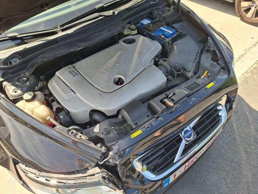 Melns Volvo V50 2008 Kauņa, ar dzinēja tilpumu 2.40 L un nobraukumu 235 tūkst. km par 1550 €, foto 4 vietnē AUTOMOTO.COM.LV