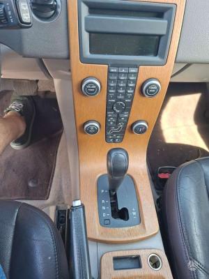 Melns Volvo V50 2008 Kauņa, ar dzinēja tilpumu 2.40 L un nobraukumu 235 tūkst. km par 1550 €, foto 7 vietnē AUTOMOTO.COM.LV