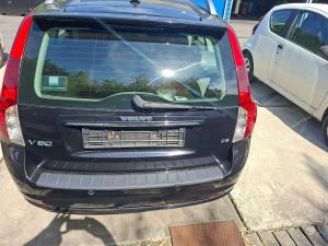 Melns Volvo V50 2008 Kauņa, ar dzinēja tilpumu 2.40 L un nobraukumu 235 tūkst. km par 1550 €, foto 12 vietnē AUTOMOTO.COM.LV