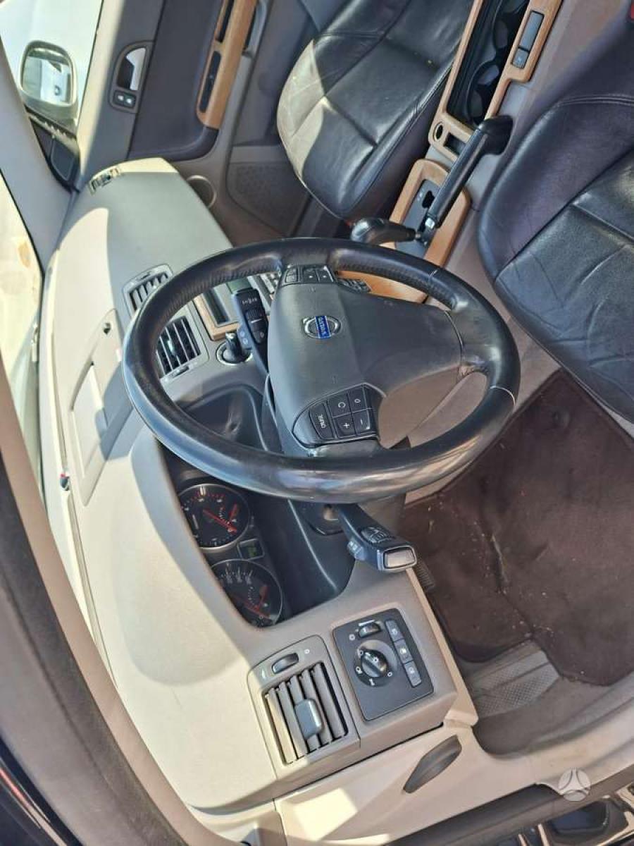 Melns Volvo V50 2008 Kauņa, ar dzinēja tilpumu 2.40 L un nobraukumu 235 tūkst. km par 1550 €, foto 15 vietnē AUTOMOTO.COM.LV