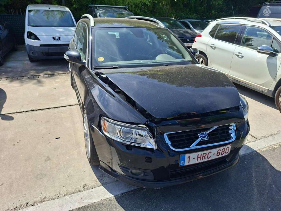 Melns Volvo V50 2008 Kauņa, ar dzinēja tilpumu 2.40 L un nobraukumu 235 tūkst. km par 1550 €, foto 16 vietnē AUTOMOTO.COM.LV