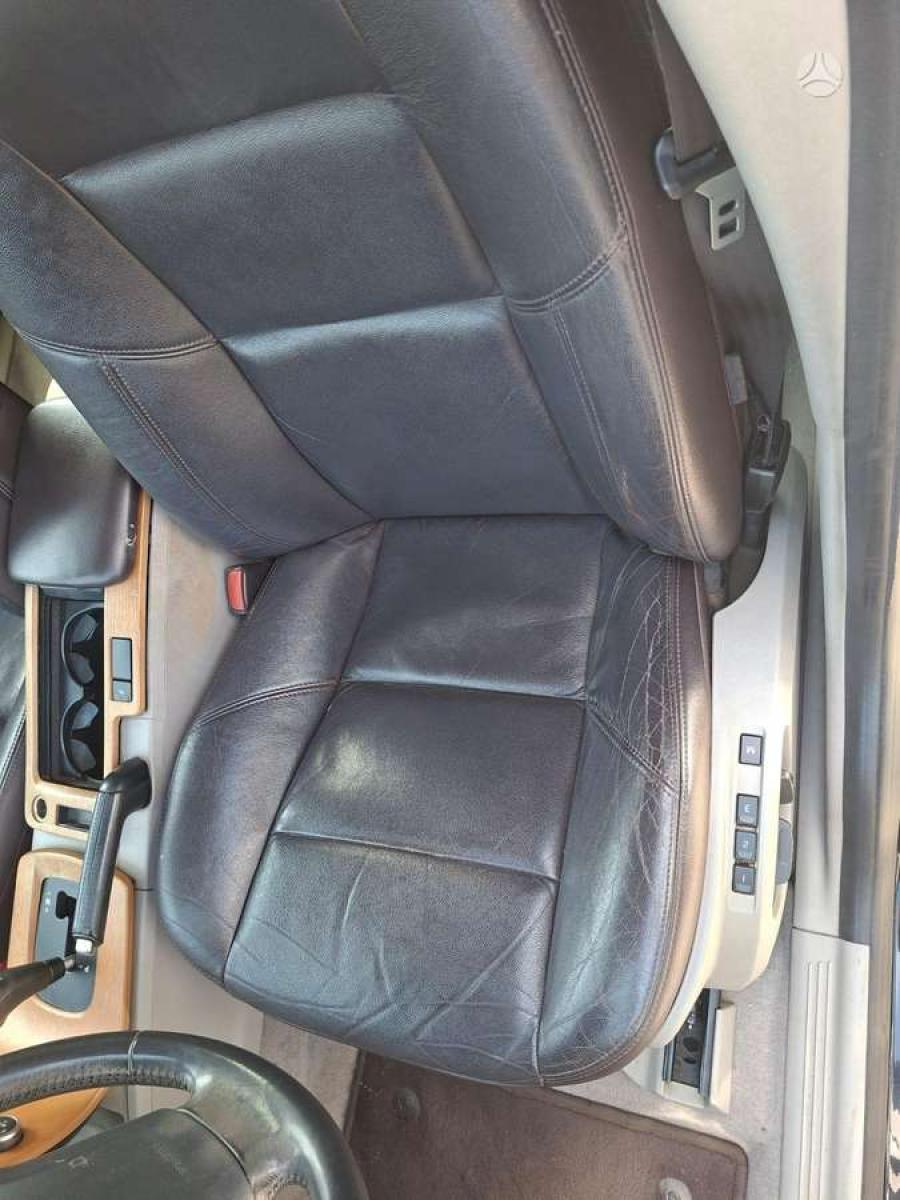 Melns Volvo V50 2008 Kauņa, ar dzinēja tilpumu 2.40 L un nobraukumu 235 tūkst. km par 1550 €, foto 20 vietnē AUTOMOTO.COM.LV