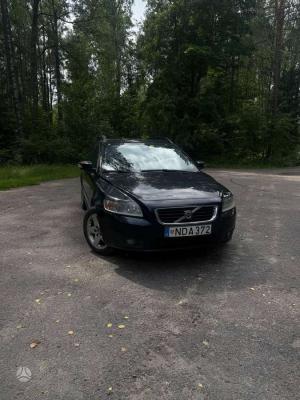 Black Volvo V50 2008 in Vilnius, with an engine capacity of 2.00 L and mileage of 330 thousand km for 2450 €, photo  on AUTOMOTO.COM.LV