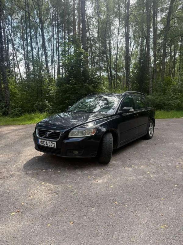 Черный Вольво В50 2008 в Вильнюс, объемом двигателя 2.00 л и пробегом 330 тыс. км за 2450 €, фото 8 на AUTOMOTO.COM.LV