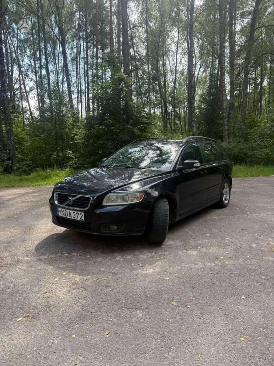 Черный Вольво В50 2008 в Вильнюс, объемом двигателя 2.00 л и пробегом 330 тыс. км за 2450 €, фото 9 на AUTOMOTO.COM.LV