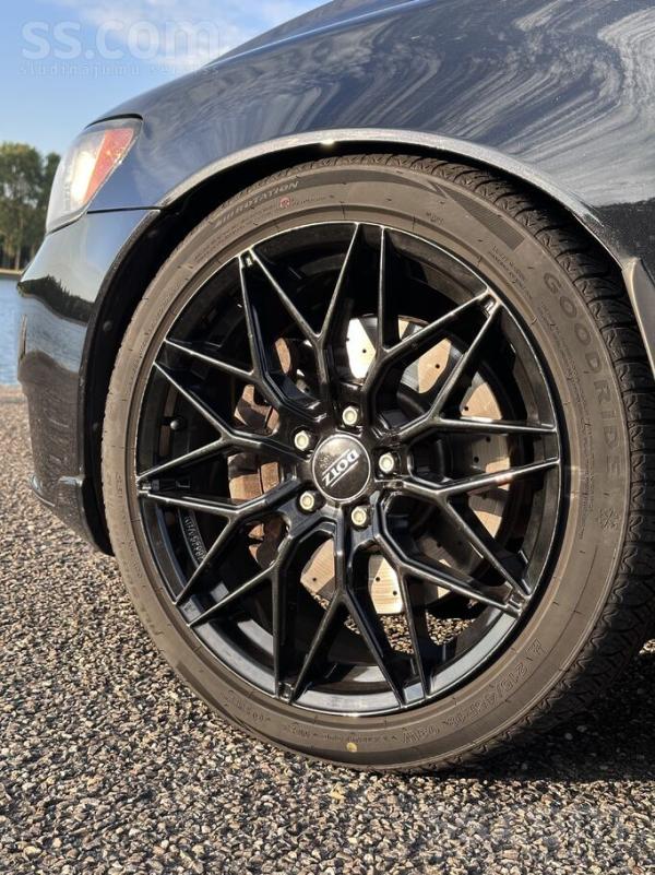 Black Volvo V50 2008 in Liepaja, with an engine capacity of 2.00 L and mileage of 299 thousand km for 4550 €, photo 6 on AUTOMOTO.COM.LV