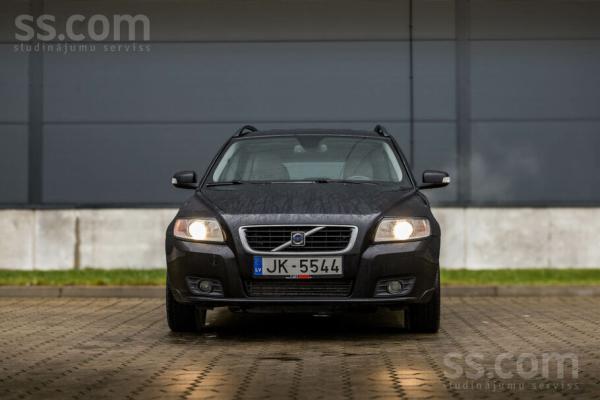 Melns Volvo V50 2008 Rīga, ar dzinēja tilpumu 1.60 L un nobraukumu 253 tūkst. km par 3490 €, foto 2 vietnē AUTOMOTO.COM.LV