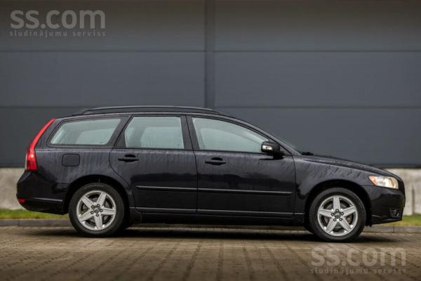 Melns Volvo V50 2008 Rīga, ar dzinēja tilpumu 1.60 L un nobraukumu 253 tūkst. km par 3490 €, foto 4 vietnē AUTOMOTO.COM.LV