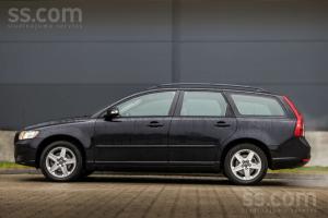 Black Volvo V50 2008 in Riga, with an engine capacity of 1.60 L and mileage of 253 thousand km for 3490 €, photo 6 on AUTOMOTO.COM.LV