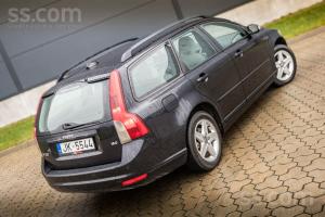 Black Volvo V50 2008 in Riga, with an engine capacity of 1.60 L and mileage of 253 thousand km for 3490 €, photo 10 on AUTOMOTO.COM.LV