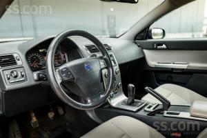 Black Volvo V50 2008 in Riga, with an engine capacity of 1.60 L and mileage of 253 thousand km for 3490 €, photo 13 on AUTOMOTO.COM.LV