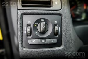 Black Volvo V50 2008 in Riga, with an engine capacity of 1.60 L and mileage of 253 thousand km for 3490 €, photo 17 on AUTOMOTO.COM.LV