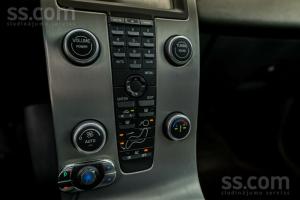Black Volvo V50 2008 in Riga, with an engine capacity of 1.60 L and mileage of 253 thousand km for 3490 €, photo 19 on AUTOMOTO.COM.LV