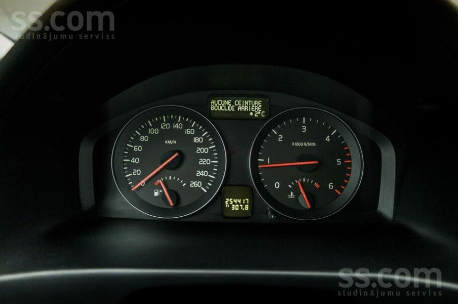 Black Volvo V50 2008 in Riga, with an engine capacity of 1.60 L and mileage of 253 thousand km for 3490 €, photo 21 on AUTOMOTO.COM.LV