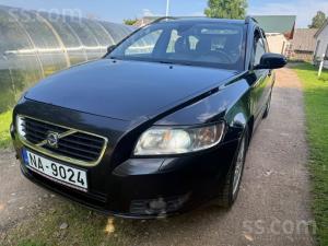 Черный Вольво В50 2008 в Огре, объемом двигателя 2.00 л и пробегом 350 тыс. км за 1350 €, фото  на AUTOMOTO.COM.LV