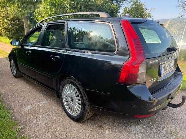 Melns Volvo V50 2008 Ogre, ar dzinēja tilpumu 2.00 L un nobraukumu 350 tūkst. km par 1350 €, foto 4 vietnē AUTOMOTO.COM.LV