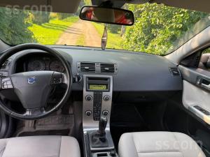 Melns Volvo V50 2008 Ogre, ar dzinēja tilpumu 2.00 L un nobraukumu 350 tūkst. km par 1350 €, foto 6 vietnē AUTOMOTO.COM.LV