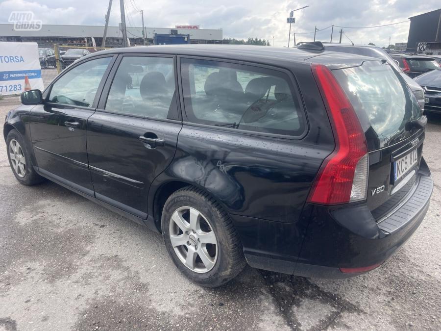 Черный Вольво В50 2008 в Клайпеда, объемом двигателя 1.60 л и пробегом 228 тыс. км за 1300 €, фото 5 на AUTOMOTO.COM.LV