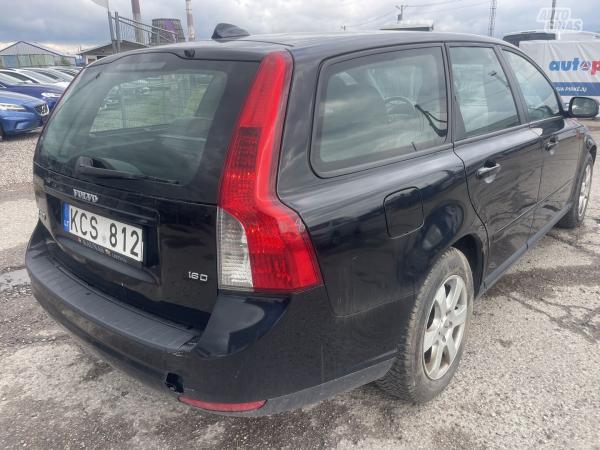 Черный Вольво В50 2008 в Клайпеда, объемом двигателя 1.60 л и пробегом 228 тыс. км за 1300 €, фото 5 на AUTOMOTO.COM.LV