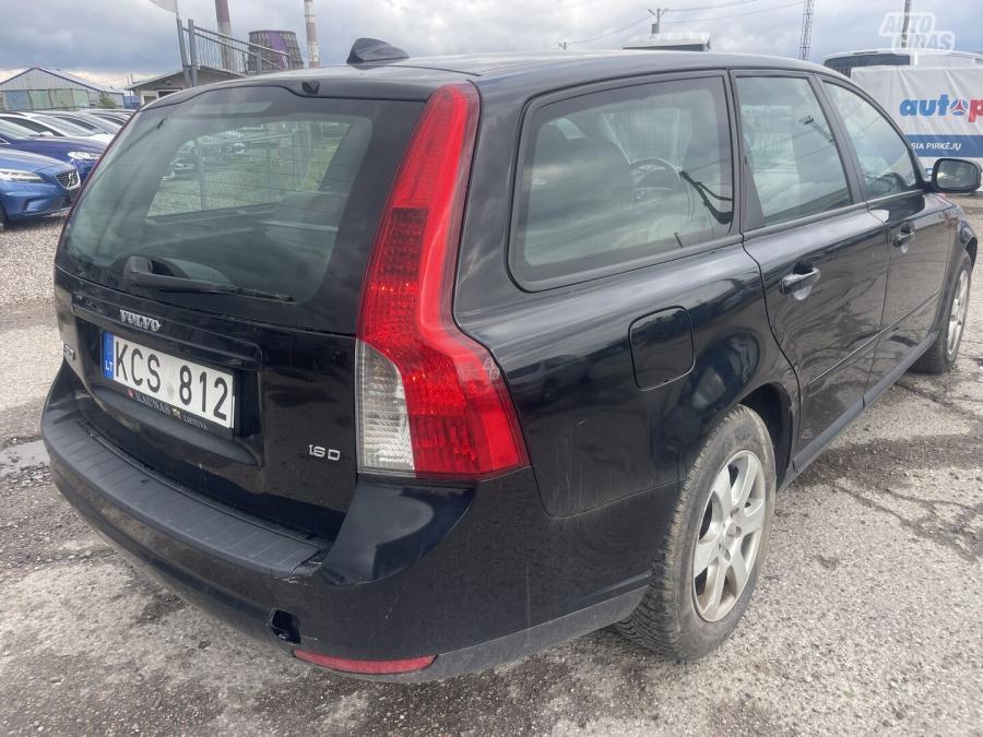 Черный Вольво В50 2008 в Клайпеда, объемом двигателя 1.60 л и пробегом 228 тыс. км за 1300 €, фото 6 на AUTOMOTO.COM.LV