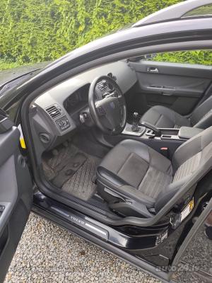 Melns Volvo V50 2008 Tallina, ar dzinēja tilpumu 2.00 L un nobraukumu 240 tūkst. km par 5450 €, foto 11 vietnē AUTOMOTO.COM.LV