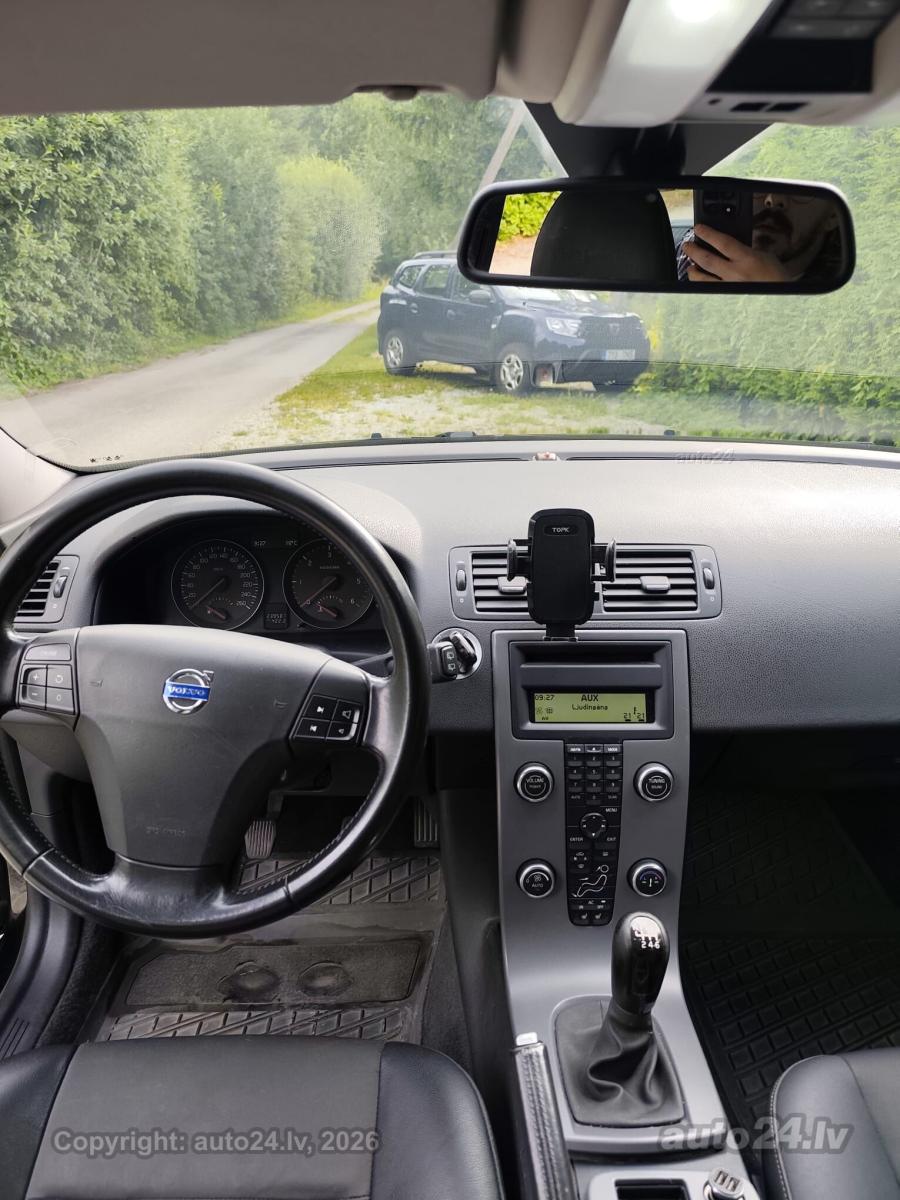Melns Volvo V50 2008 Tallina, ar dzinēja tilpumu 2.00 L un nobraukumu 240 tūkst. km par 5450 €, foto 12 vietnē AUTOMOTO.COM.LV
