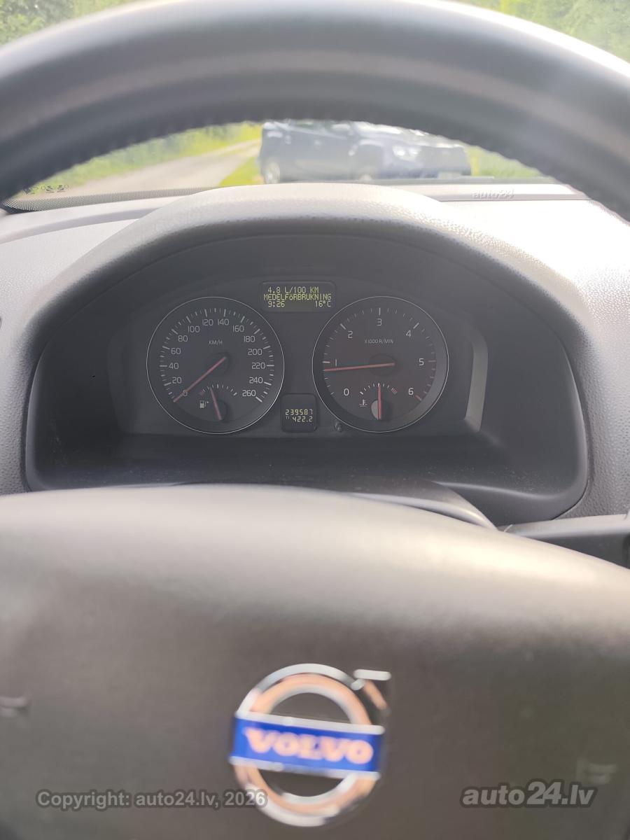 Melns Volvo V50 2008 Tallina, ar dzinēja tilpumu 2.00 L un nobraukumu 240 tūkst. km par 5450 €, foto 17 vietnē AUTOMOTO.COM.LV