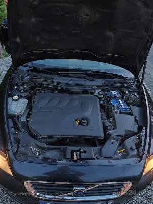 Melns Volvo V50 2008 Tallina, ar dzinēja tilpumu 2.00 L un nobraukumu 240 tūkst. km par 5450 €, foto 18 vietnē AUTOMOTO.COM.LV