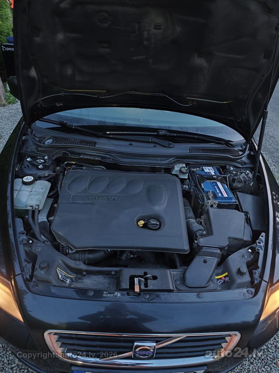 Melns Volvo V50 2008 Tallina, ar dzinēja tilpumu 2.00 L un nobraukumu 240 tūkst. km par 5450 €, foto 18 vietnē AUTOMOTO.COM.LV