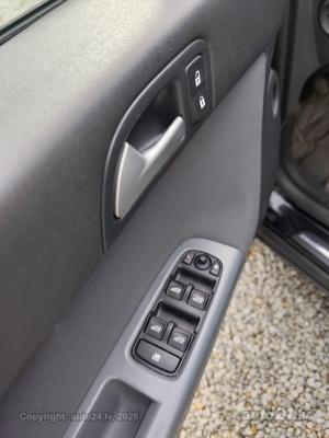 Melns Volvo V50 2008 Tallina, ar dzinēja tilpumu 2.00 L un nobraukumu 240 tūkst. km par 5450 €, foto 26 vietnē AUTOMOTO.COM.LV