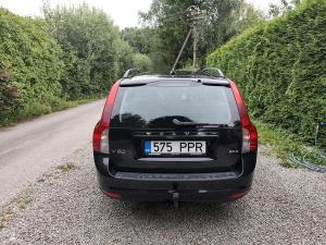 Melns Volvo V50 2008 Tallina, ar dzinēja tilpumu 2.00 L un nobraukumu 240 tūkst. km par 5450 €, foto 3 vietnē AUTOMOTO.COM.LV