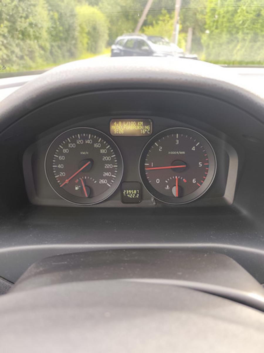 Melns Volvo V50 2008 Tallina, ar dzinēja tilpumu 2.00 L un nobraukumu 240 tūkst. km par 5450 €, foto 11 vietnē AUTOMOTO.COM.LV