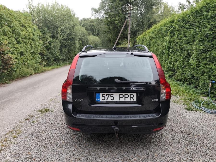 Melns Volvo V50 2008 Tallina, ar dzinēja tilpumu 2.00 L un nobraukumu 240 tūkst. km par 5450 €, foto 18 vietnē AUTOMOTO.COM.LV