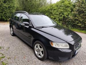 Melns Volvo V50 2008 Tallina, ar dzinēja tilpumu 2.00 L un nobraukumu 240 tūkst. km par 5450 €, foto 23 vietnē AUTOMOTO.COM.LV