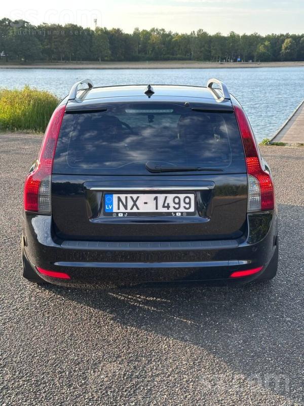 Melns Volvo V50 2008 Liepāja, ar dzinēja tilpumu 2.00 L un nobraukumu 299 tūkst. km par 3100 €, foto 5 vietnē AUTOMOTO.COM.LV