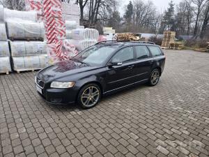 Черный Вольво В50 2008 в Елгава, объемом двигателя 2.00 л и пробегом 336 тыс. км за 1800 €, фото 3 на AUTOMOTO.COM.LV