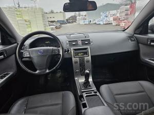 Черный Вольво В50 2008 в Елгава, объемом двигателя 2.00 л и пробегом 336 тыс. км за 1800 €, фото 9 на AUTOMOTO.COM.LV