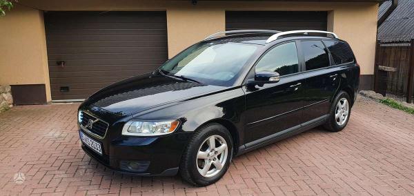 Black Volvo V50 2008 in Vilnius, with an engine capacity of 1.56 L and mileage of 234 thousand km for 3250 €, photo 2 on AUTOMOTO.COM.LV