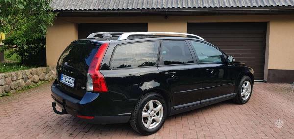 Black Volvo V50 2008 in Vilnius, with an engine capacity of 1.56 L and mileage of 234 thousand km for 3250 €, photo 6 on AUTOMOTO.COM.LV