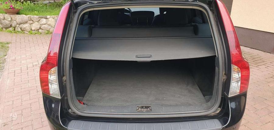 Melns Volvo V50 2008 Viļņa, ar dzinēja tilpumu 1.56 L un nobraukumu 234 tūkst. km par 3250 €, foto 10 vietnē AUTOMOTO.COM.LV