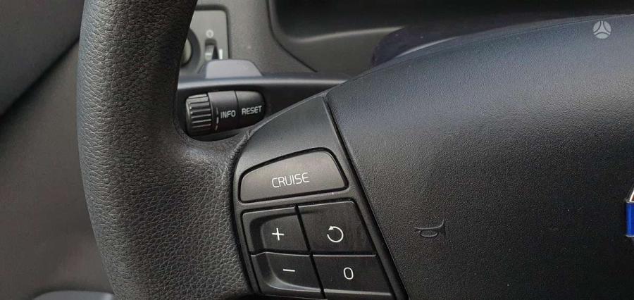 Melns Volvo V50 2008 Viļņa, ar dzinēja tilpumu 1.56 L un nobraukumu 234 tūkst. km par 3250 €, foto 18 vietnē AUTOMOTO.COM.LV