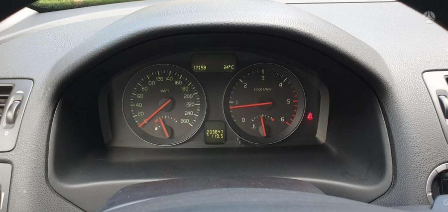 Melns Volvo V50 2008 Viļņa, ar dzinēja tilpumu 1.56 L un nobraukumu 234 tūkst. km par 3250 €, foto 23 vietnē AUTOMOTO.COM.LV
