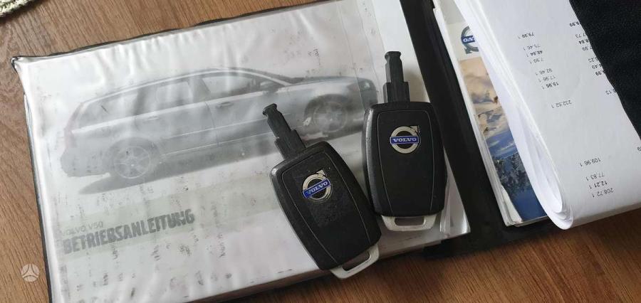 Melns Volvo V50 2008 Viļņa, ar dzinēja tilpumu 1.56 L un nobraukumu 234 tūkst. km par 3250 €, foto 27 vietnē AUTOMOTO.COM.LV
