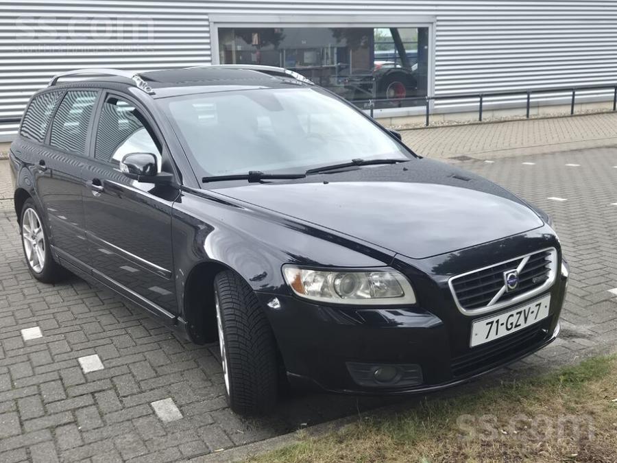 Melns Volvo V50 2008 Rīga, ar dzinēja tilpumu 1.60 L un nobraukumu 0 tūkst. km par 1990 €, foto 1 vietnē AUTOMOTO.COM.LV