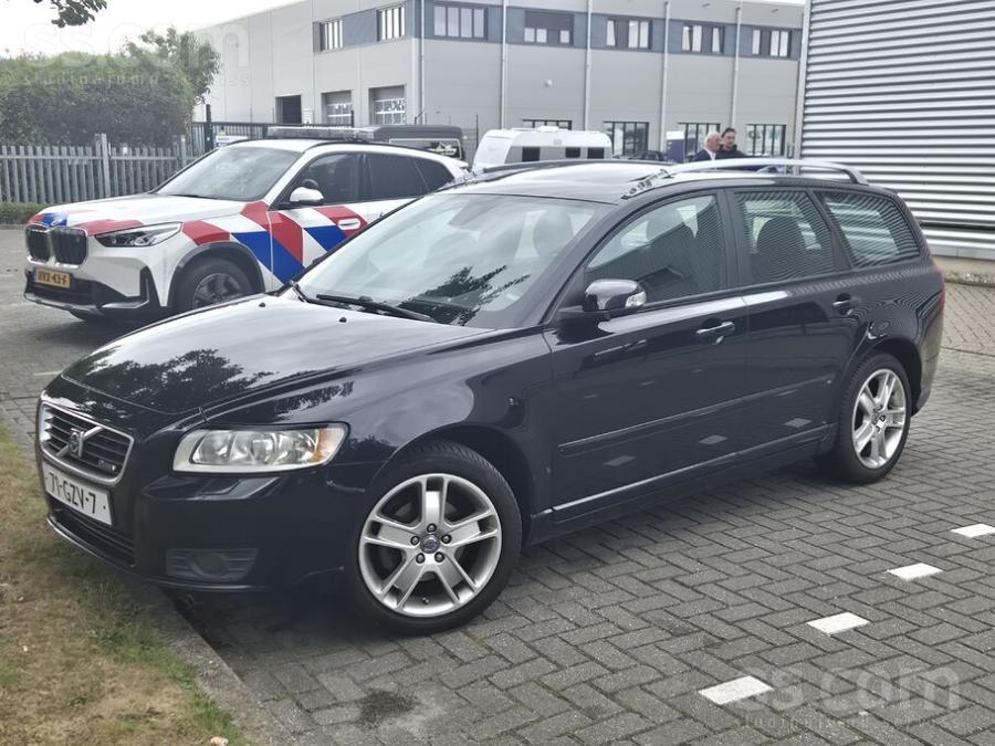 Melns Volvo V50 2008 Rīga, ar dzinēja tilpumu 1.60 L un nobraukumu 0 tūkst. km par 1990 €, foto 3 vietnē AUTOMOTO.COM.LV
