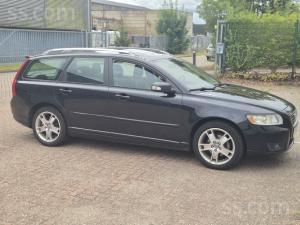 Melns Volvo V50 2008 Rīga, ar dzinēja tilpumu 1.60 L un nobraukumu 0 tūkst. km par 1990 €, foto 4 vietnē AUTOMOTO.COM.LV