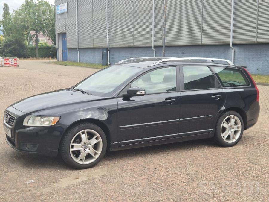 Melns Volvo V50 2008 Rīga, ar dzinēja tilpumu 1.60 L un nobraukumu 0 tūkst. km par 1990 €, foto 9 vietnē AUTOMOTO.COM.LV