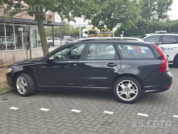 Melns Volvo V50 2008 Rīga, ar dzinēja tilpumu 1.60 L un nobraukumu 0 tūkst. km par 1990 €, foto 10 vietnē AUTOMOTO.COM.LV